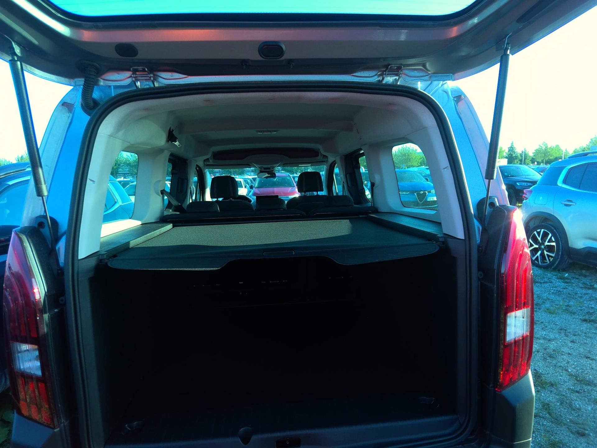 Peugeot Rifter XL BlueHDi 130 S&S EAT8 5pl GT Gris | VPauto.fr